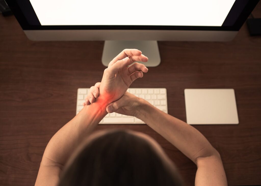 How to Heal a Sprained Wrist Fast for Pain Relief | +MEDRITE